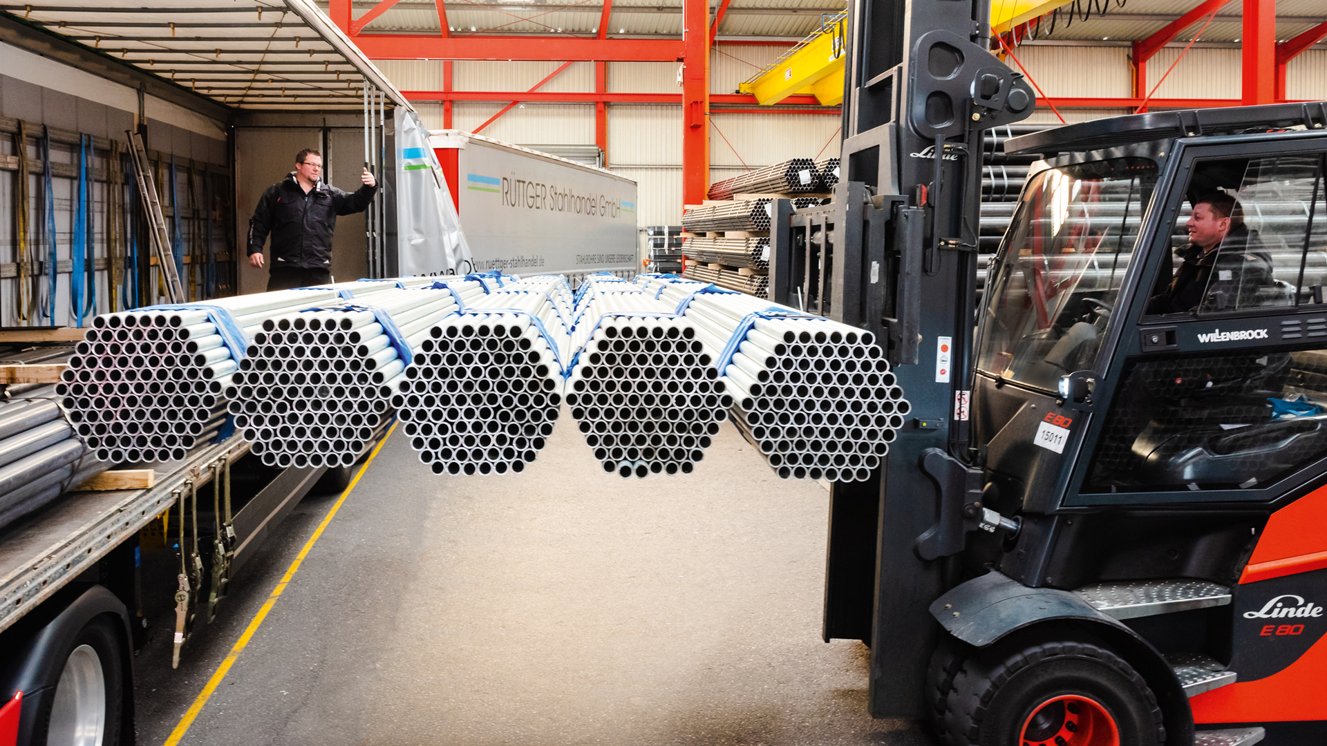 Caution! Dedicated logistics expert at work - Logistics Pilot